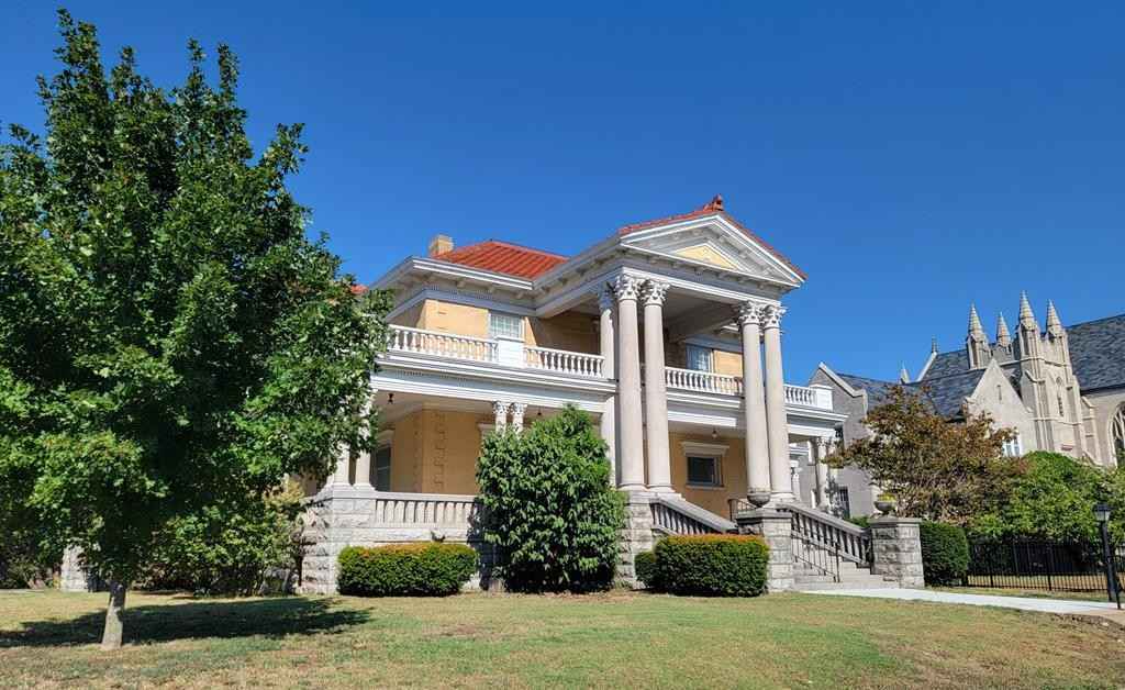 1906 Classical Revival in Independence, KS - Old House Dreams