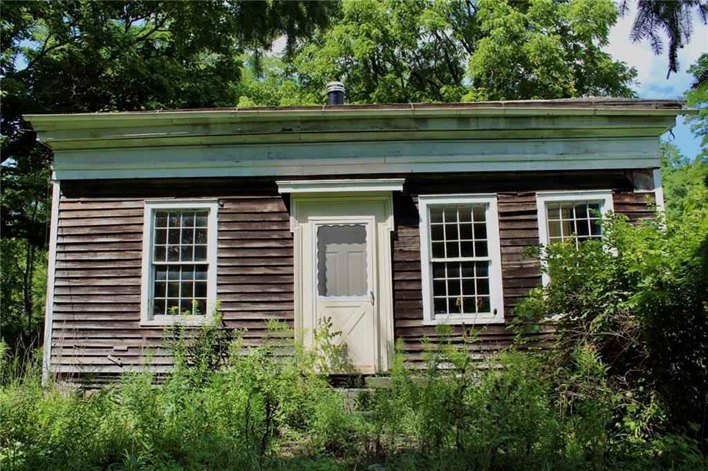 Branchport, NY - Old House Dreams