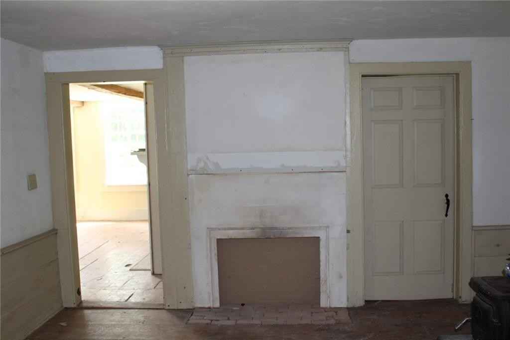 Branchport, NY - Old House Dreams