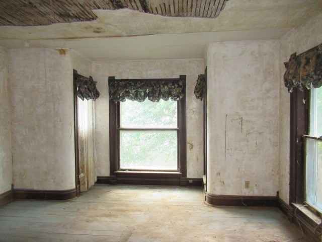 1894 Queen Anne in Onarga, IL - Old House Dreams