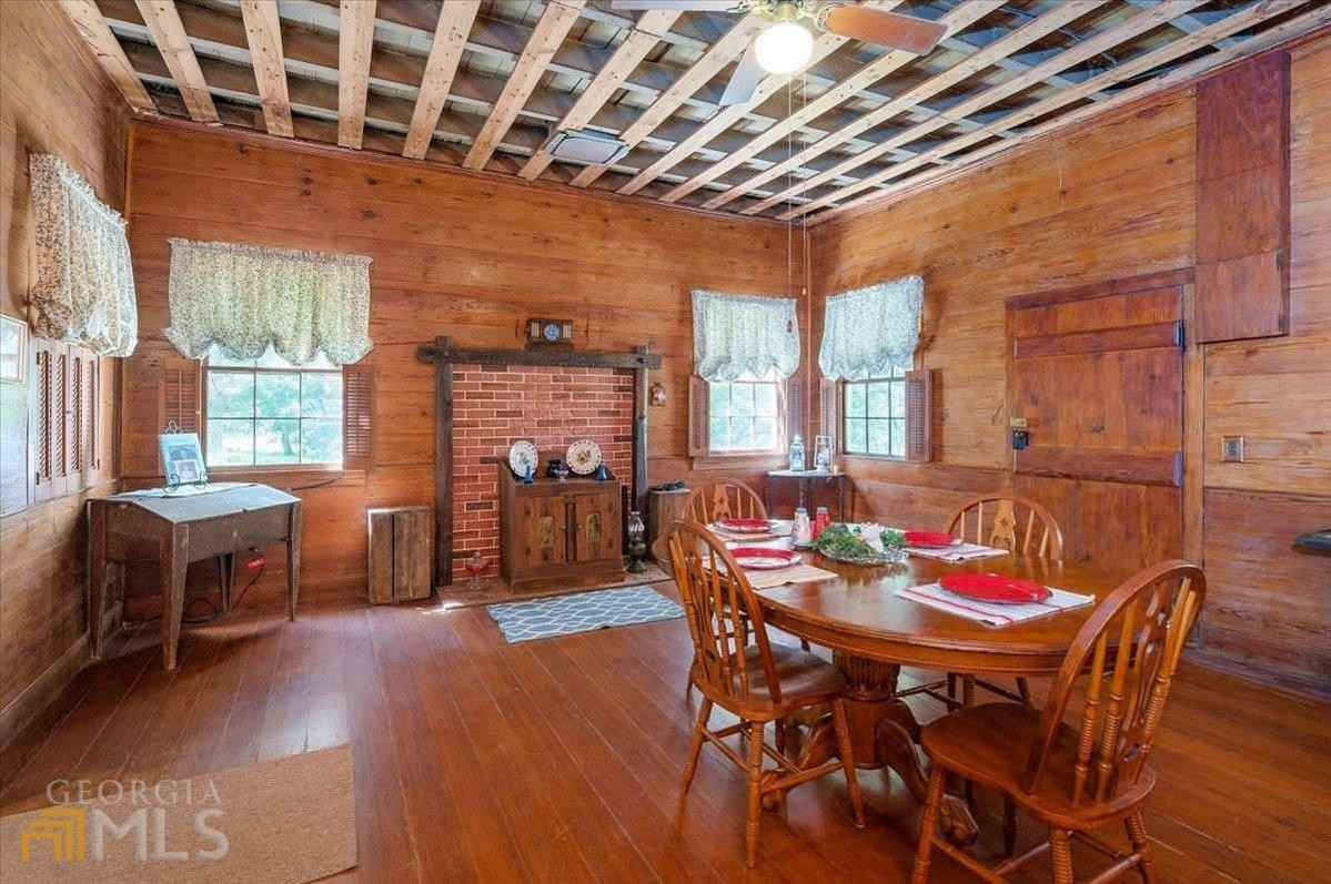 c. 1860 Greek Revival in Haddock, GA - Old House Dreams