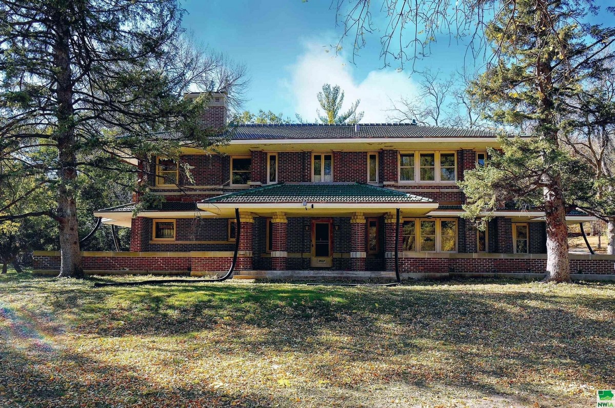 Old houses for sale in IA. - Old House Dreams