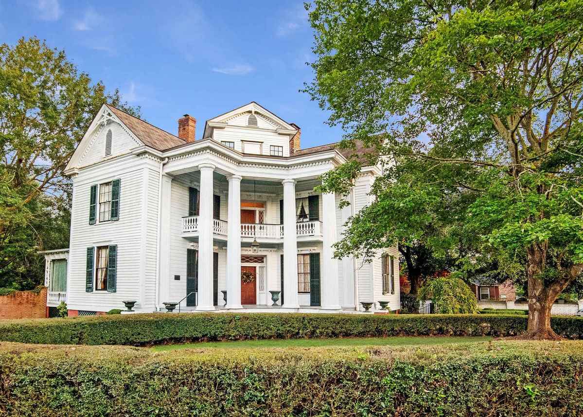 c. 1854 Greek Revival in Columbus, MS - Old House Dreams