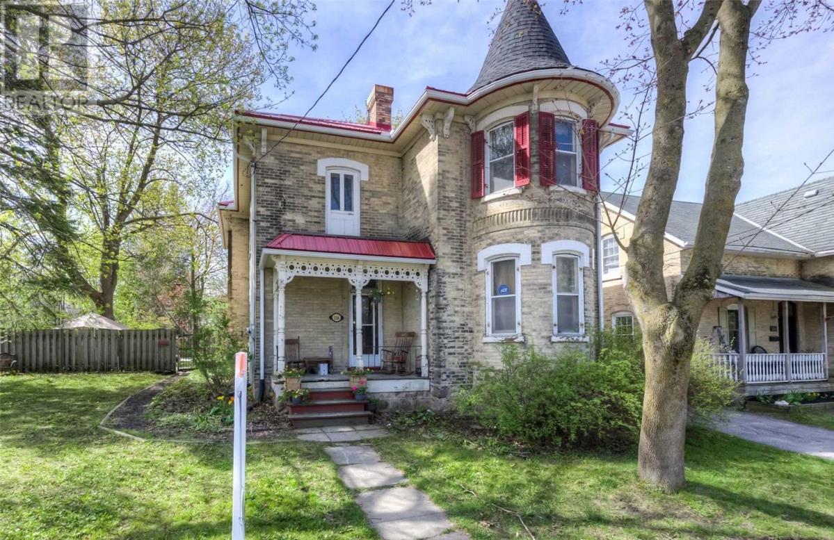 c. 1880 in Mount Forest, Ontario, Canada - Old House Dreams