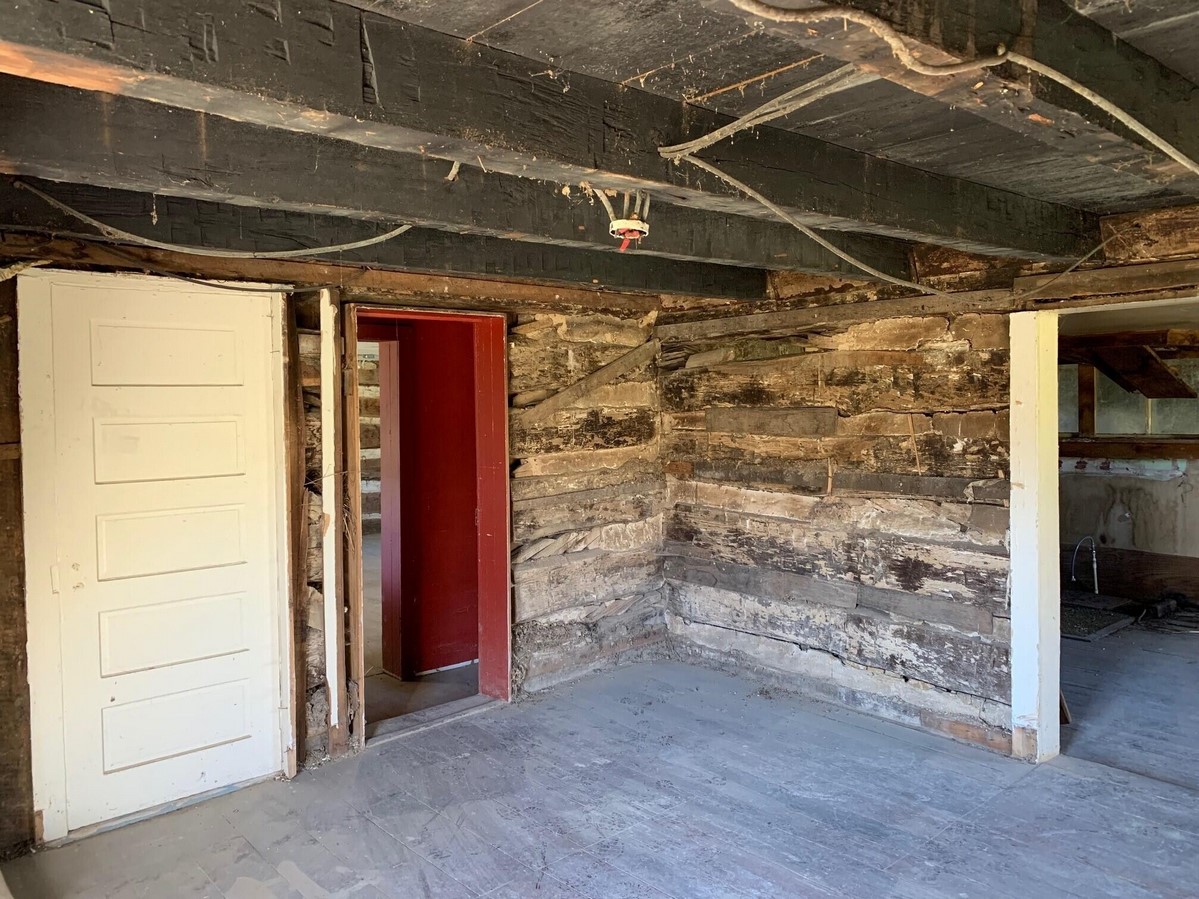 c. 1890 Log Cabin in Ronceverte, WV - Old House Dreams