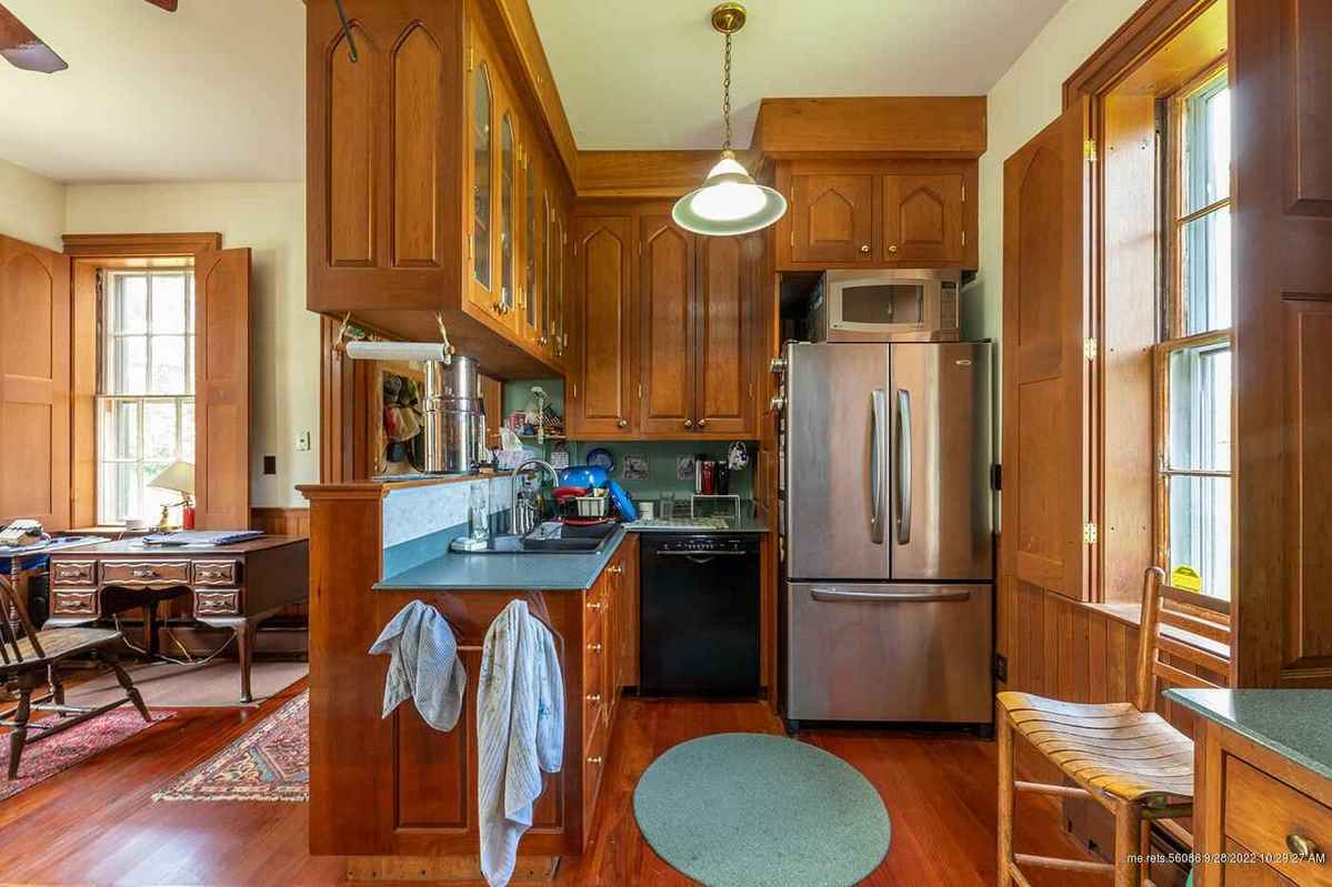 1853 Gothic Revival in Rockland, ME - Old House Dreams