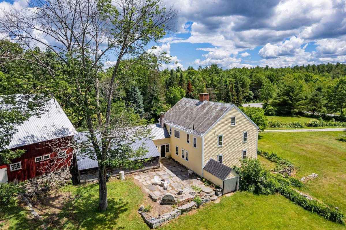 Hopkinton, NH - Old House Dreams