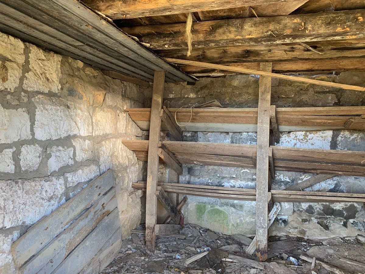 c. 1890 Log Cabin in Ronceverte, WV - Old House Dreams