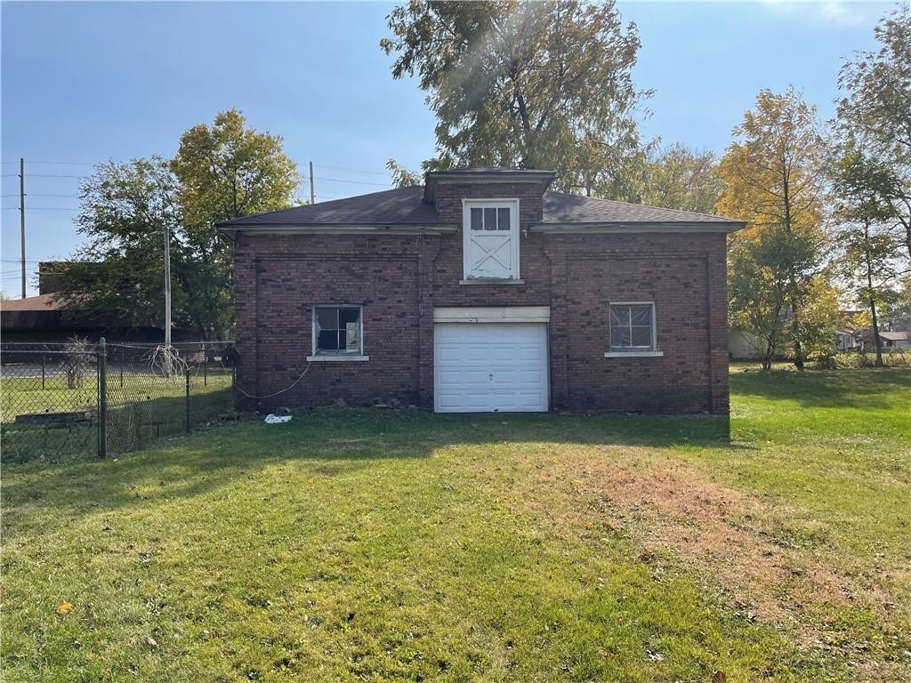 1910 in Ridge Farm, IL - Old House Dreams