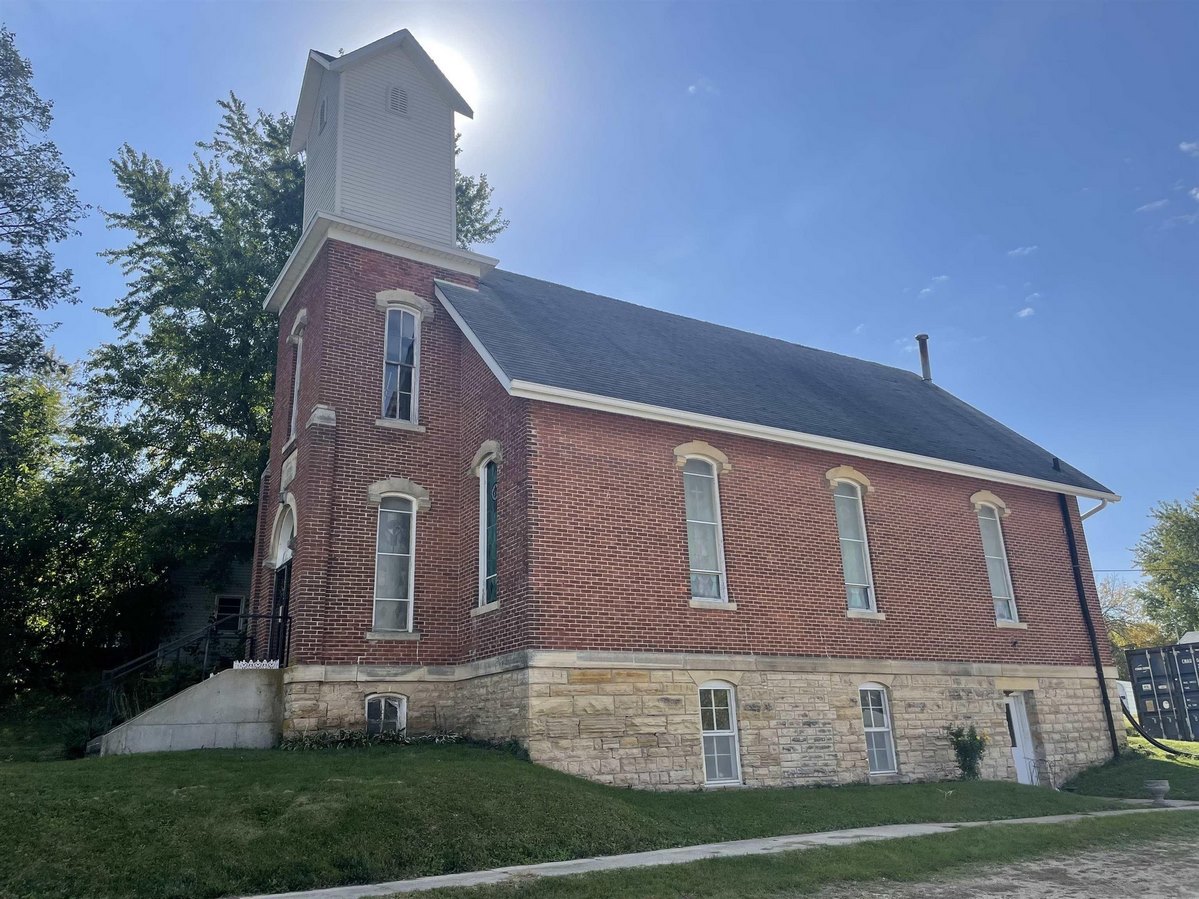 1879 Church in Center Junction, IA - Old House Dreams