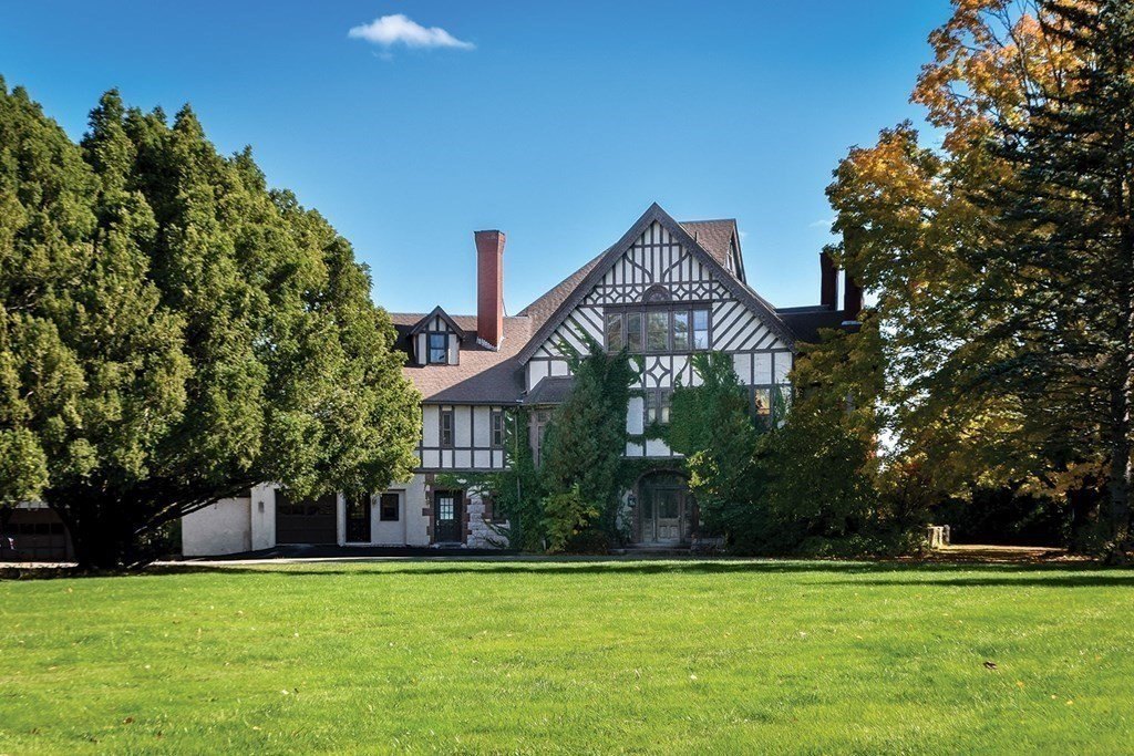 1883 in Lancaster, MA - Old House Dreams