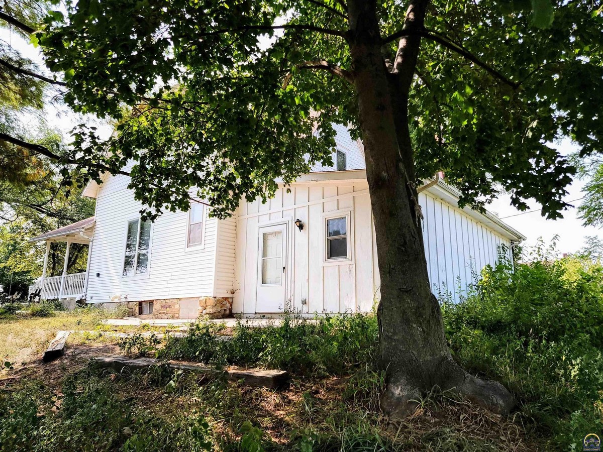 Bern, KS - Old House Dreams