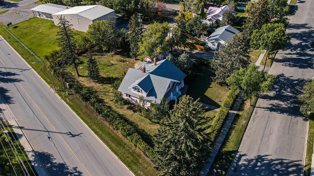 1919 Craftsman in Claresholm, Alberta, Canada - Old House Dreams