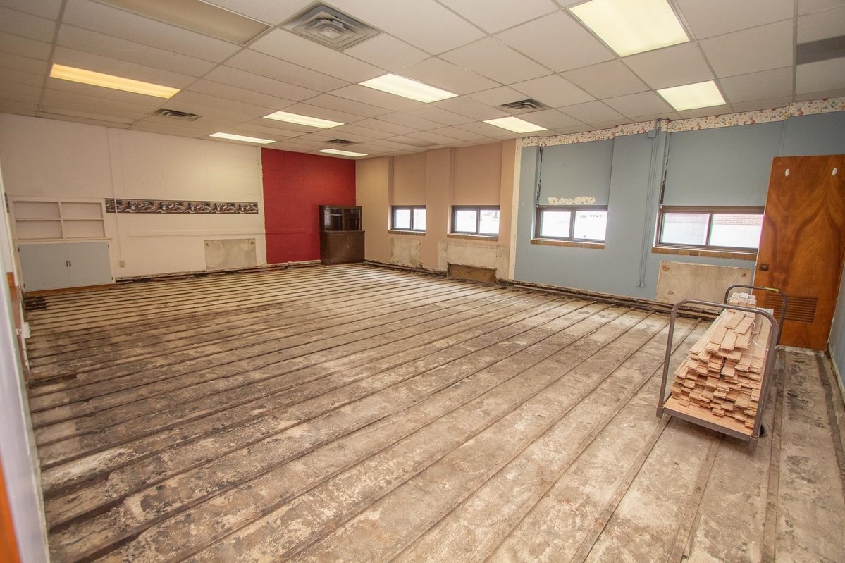 1950 School in Spirit Lake, IA - Old House Dreams