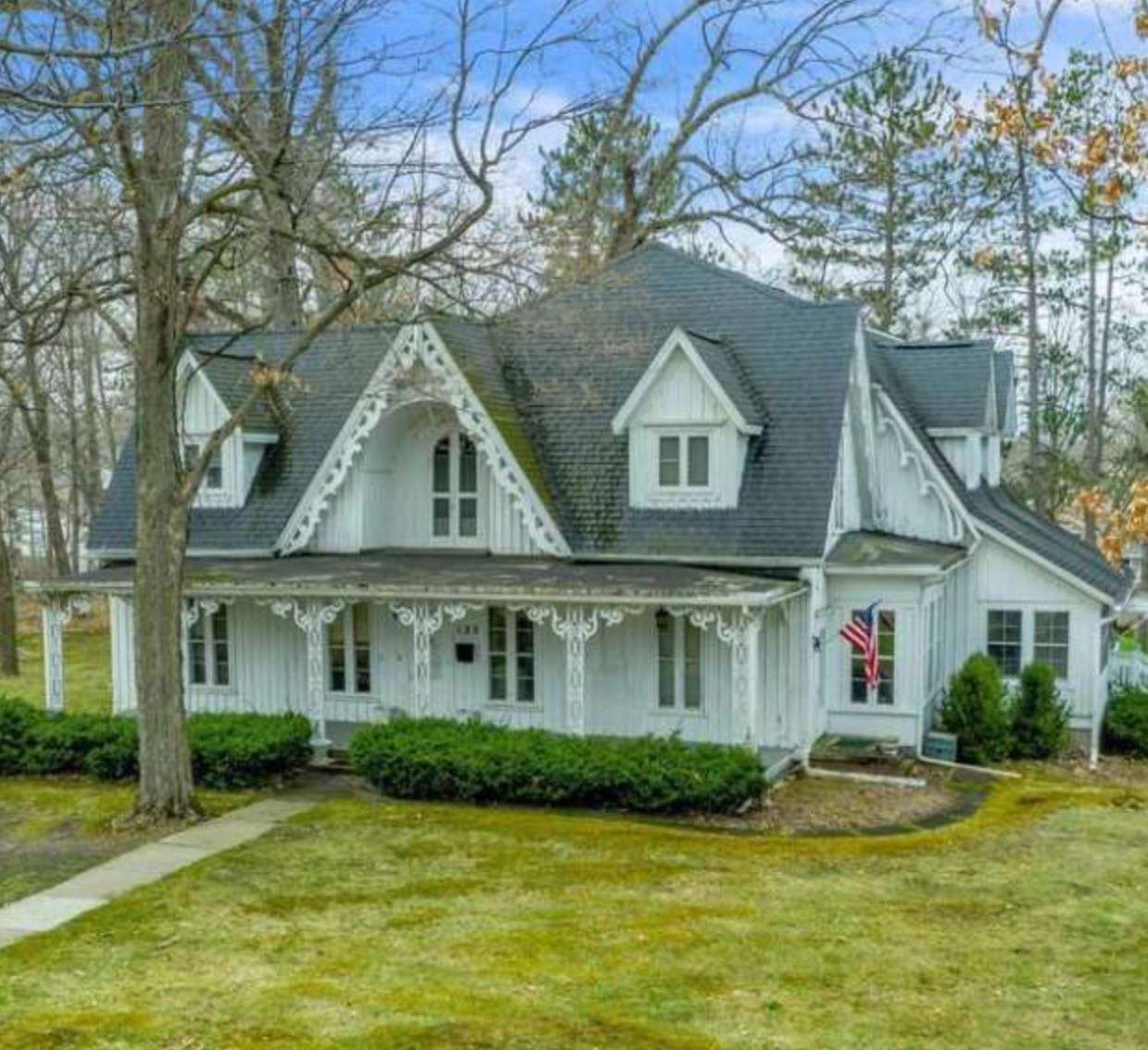 1886 in Eaton Rapids, MI - Old House Dreams