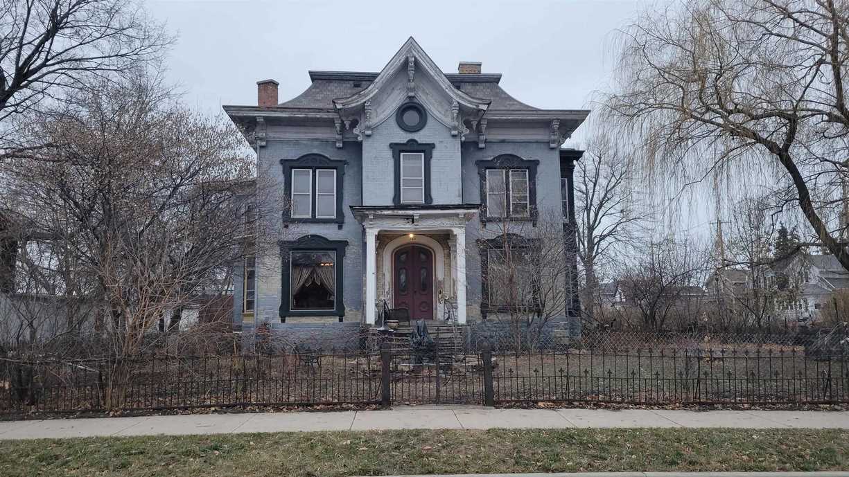 1869 Second Empire in Fond Du Lac, WI - Old House Dreams