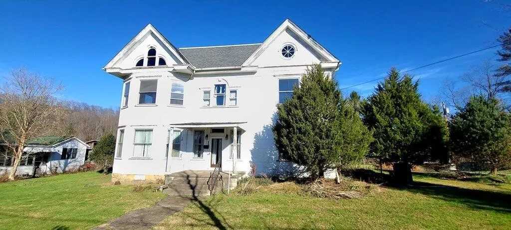1906 in Sutton, WV - Old House Dreams