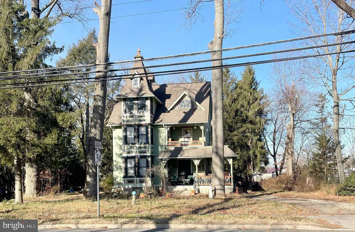 1892 in Hammonton, NJ - Old House Dreams