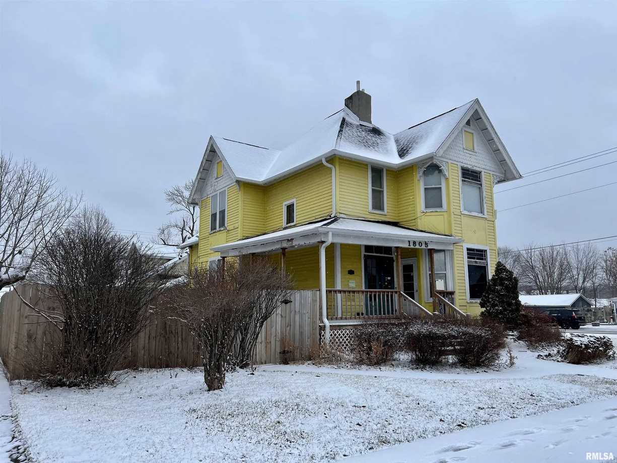 1889 Queen Anne in Clinton, IA - Old House Dreams