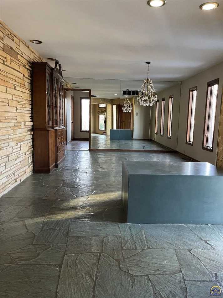 1963 Contemporary in Topeka, KS - Old House Dreams