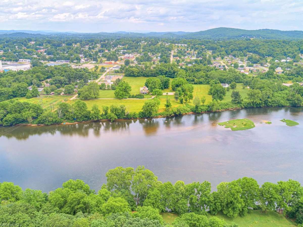 1892 Queen Anne in Radford, VA - Old House Dreams