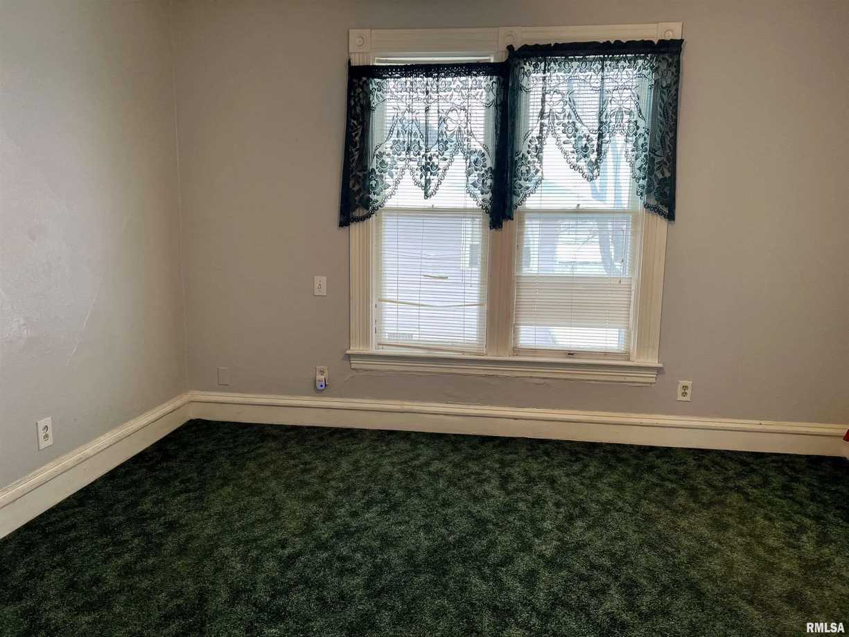 1889 Queen Anne in Clinton, IA - Old House Dreams