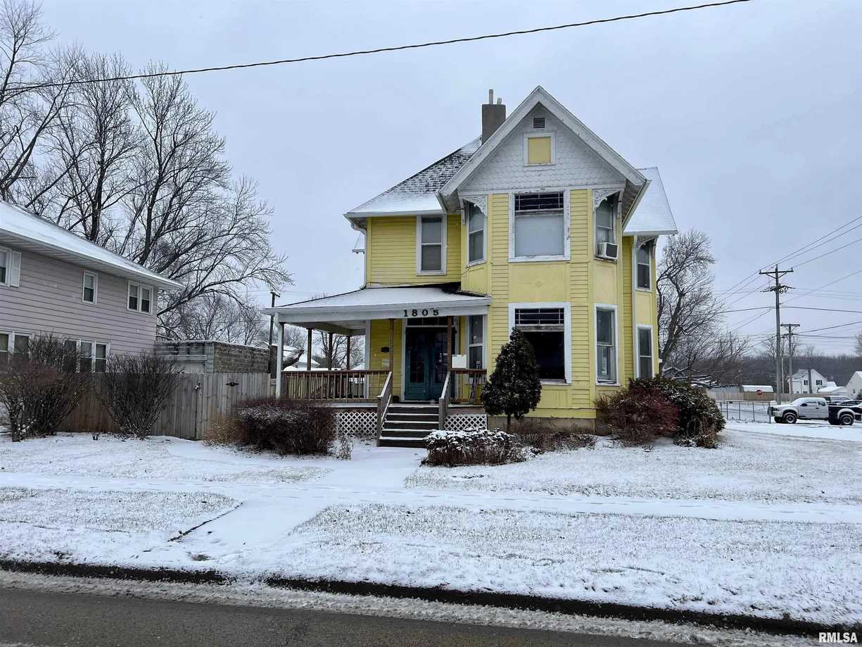 1889 Queen Anne in Clinton, IA - Old House Dreams