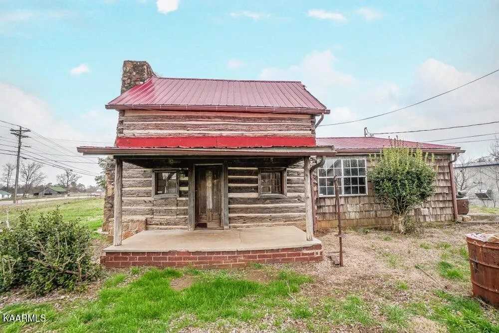 Log Cabin in Maryville, TN - Old House Dreams