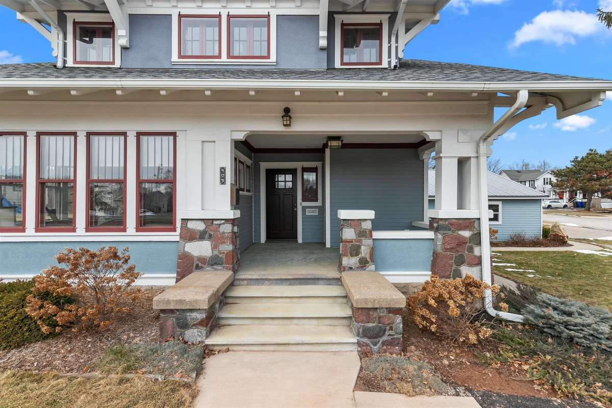1917 Craftsman in Kaukauna, WI - Old House Dreams