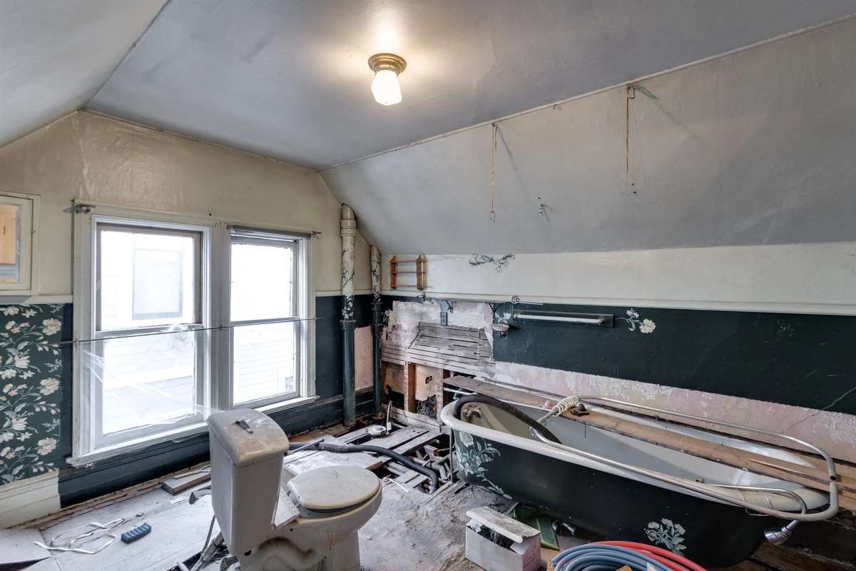1889 Queen Anne in Spokane, WA - Old House Dreams