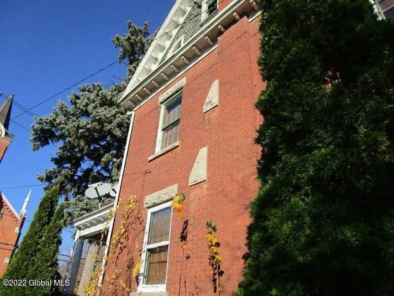 Cobleskill, NY - Old House Dreams