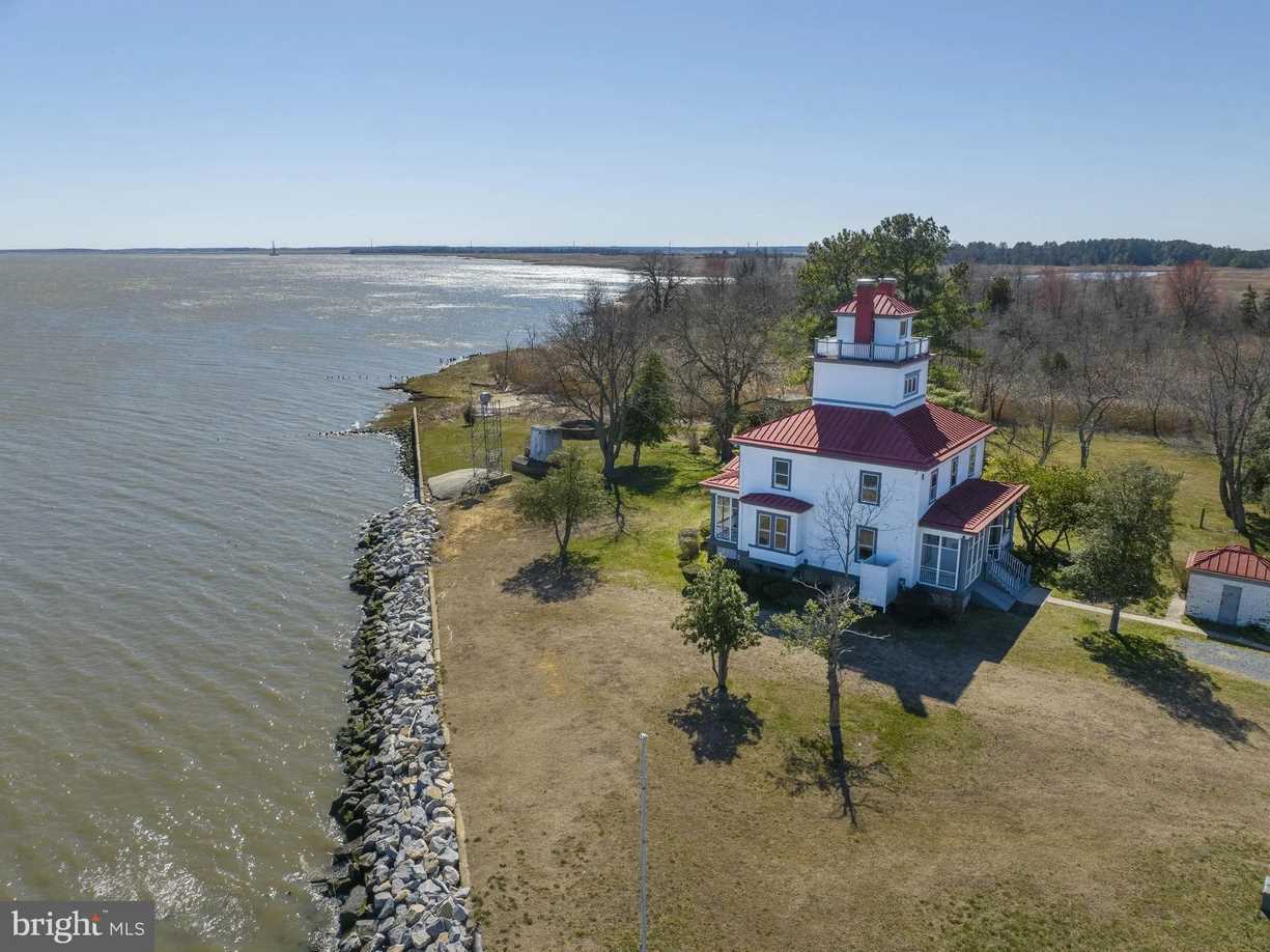 Old Lighthouses for sale. - Old House Dreams