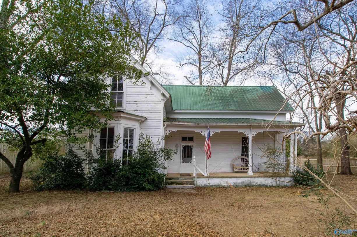 c. 1885 Folk Victorian in Langston, AL - Old House Dreams