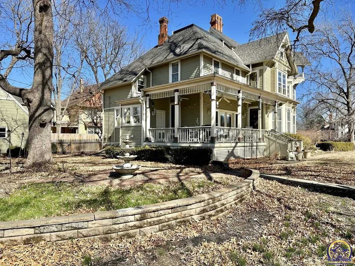 1887 Queen Anne in Topeka, KS - Old House Dreams