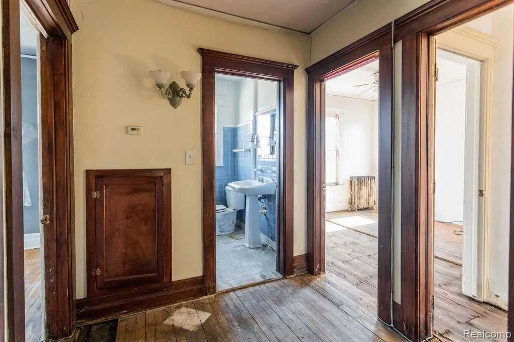 1909 in Detroit, MI - Old House Dreams