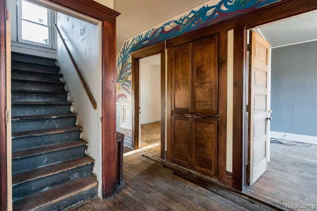 1909 in Detroit, MI - Old House Dreams