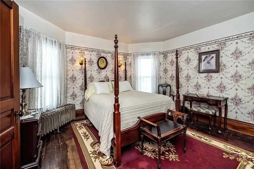 Queen Anne in Corry, PA - Old House Dreams