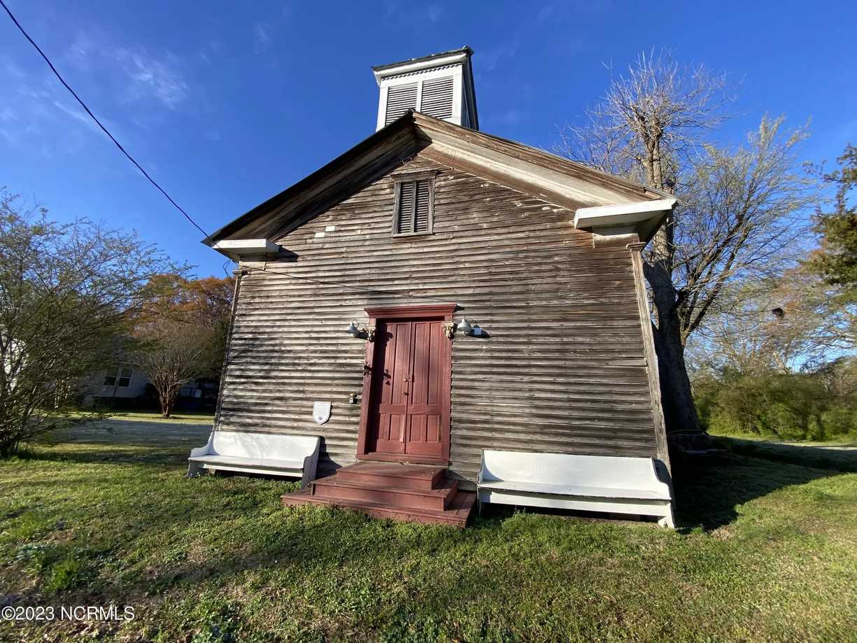 c. 1890 Church in Hamilton, NC - Old House Dreams