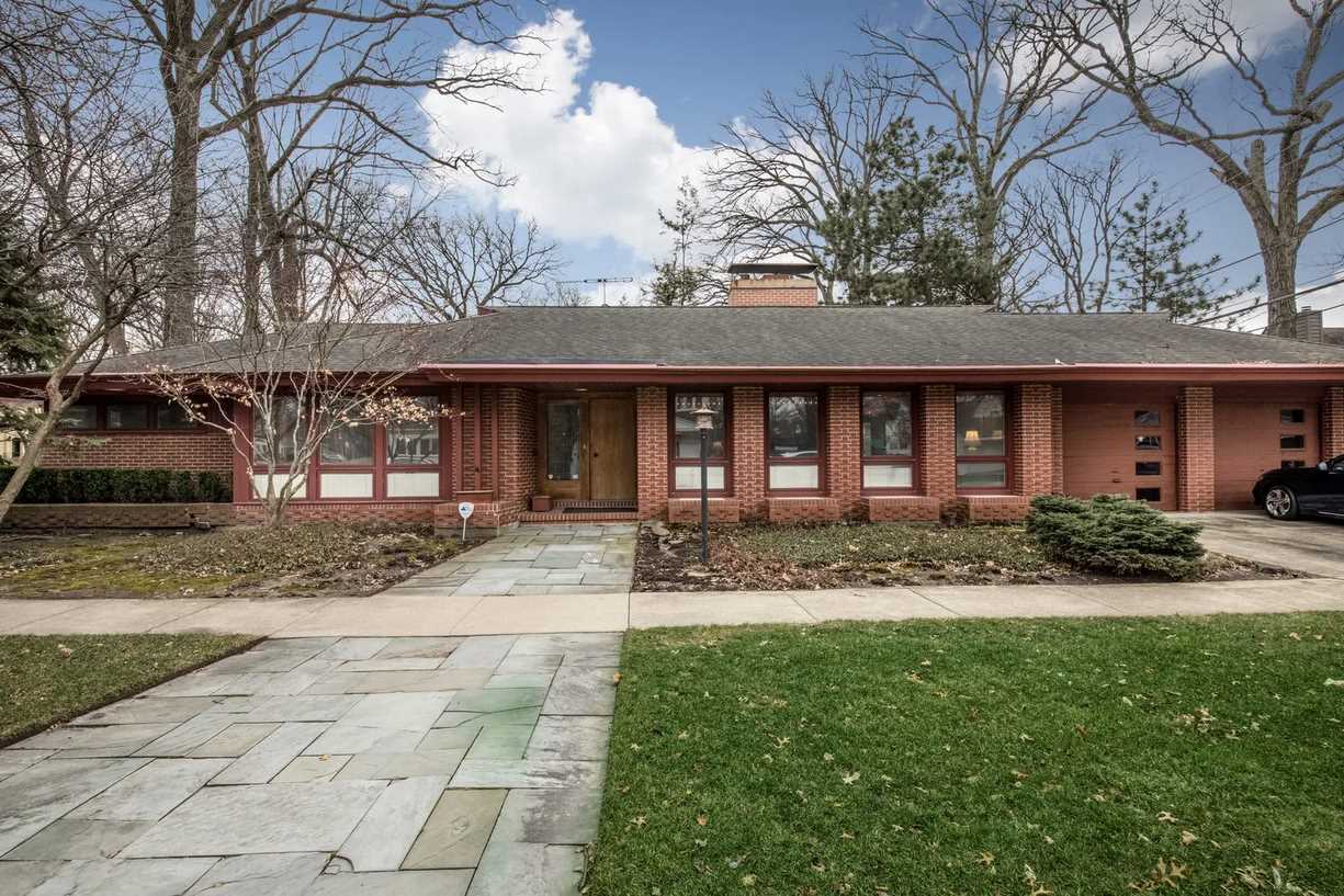 1953 Ranch in Park Ridge, IL - Old House Dreams