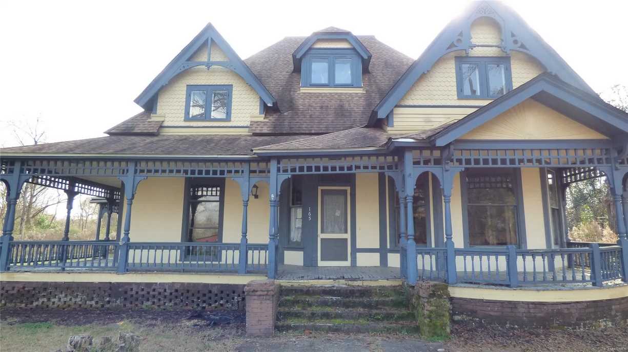 1895 Queen Anne in Orrville, AL (George F. Barber) - Old House Dreams