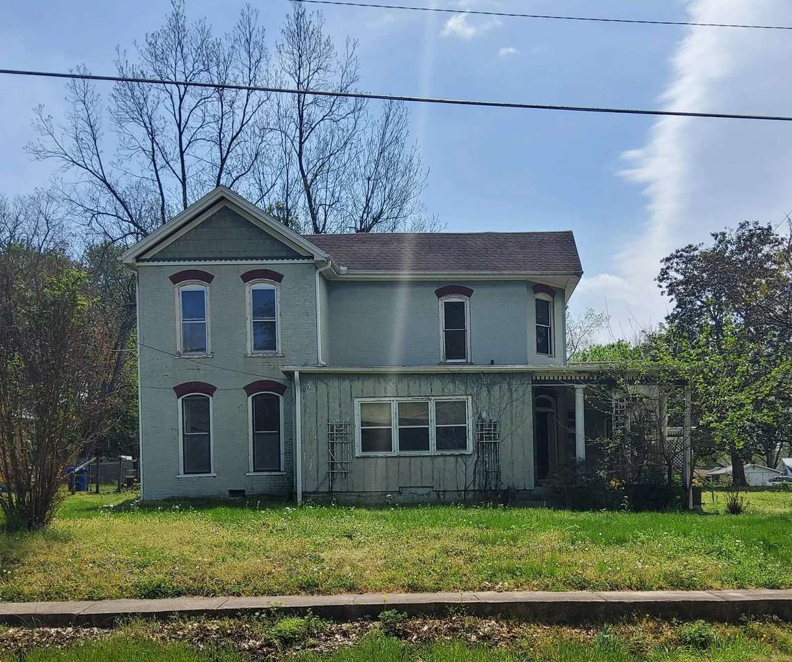 Italianate in Sharon, TN - Old House Dreams