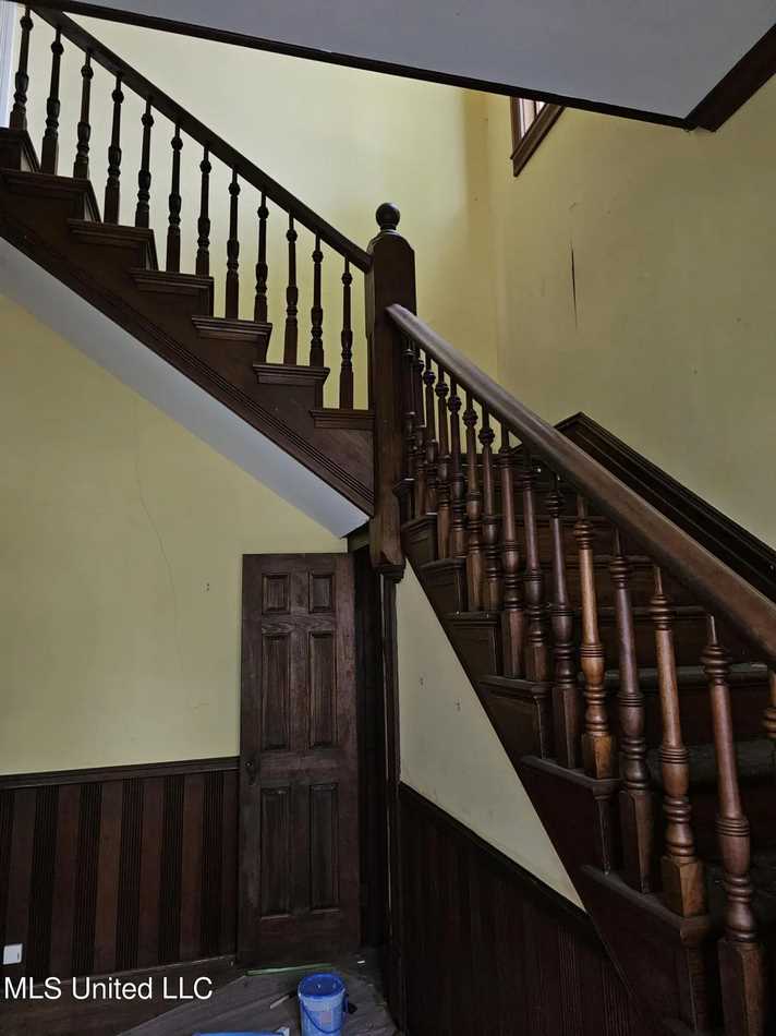 c. 1883 Queen Anne in Vicksburg, MS - Old House Dreams