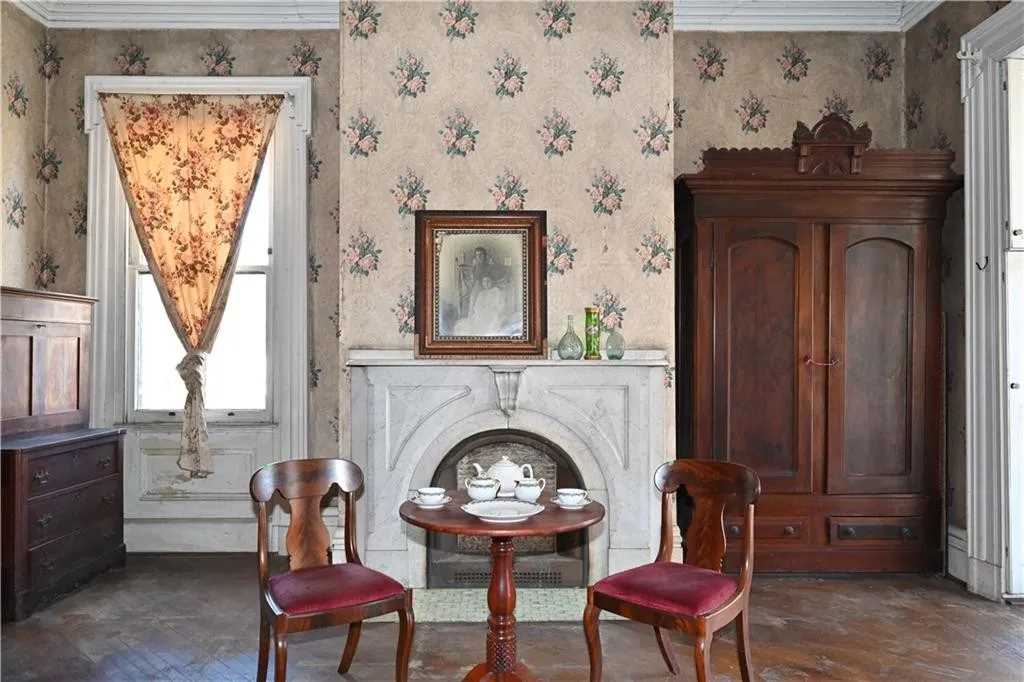 1862 in Pittsburgh, PA - Old House Dreams