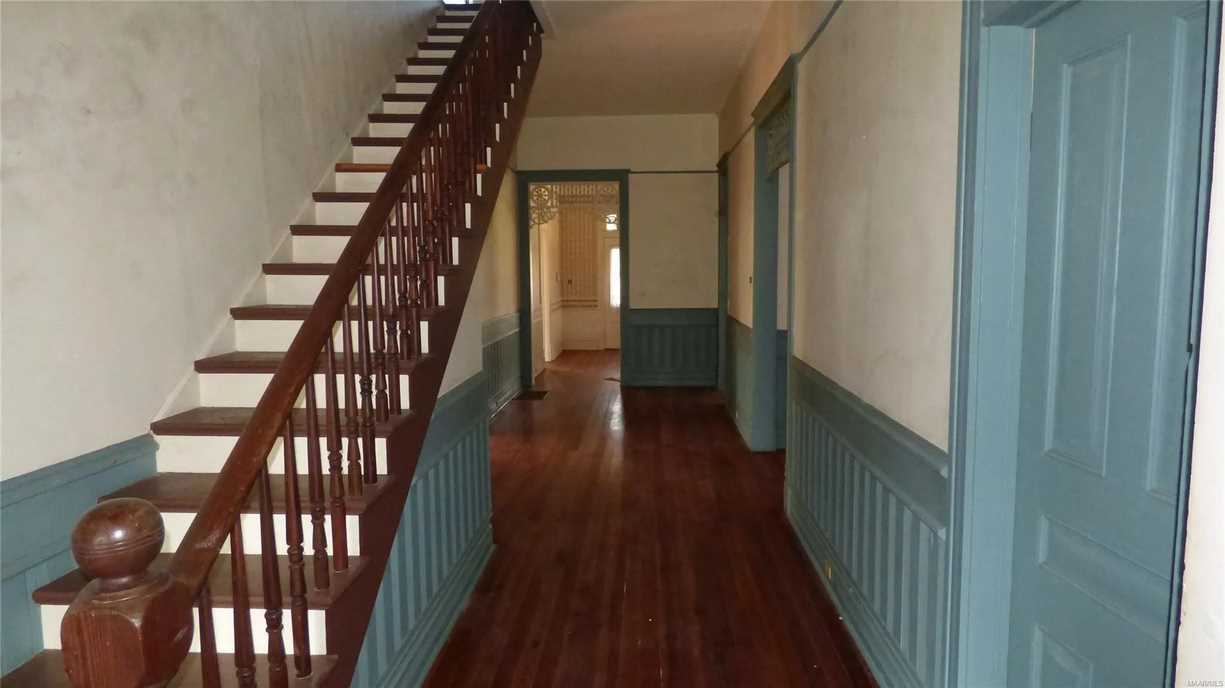 1895 Queen Anne in Orrville, AL (George F. Barber) - Old House Dreams