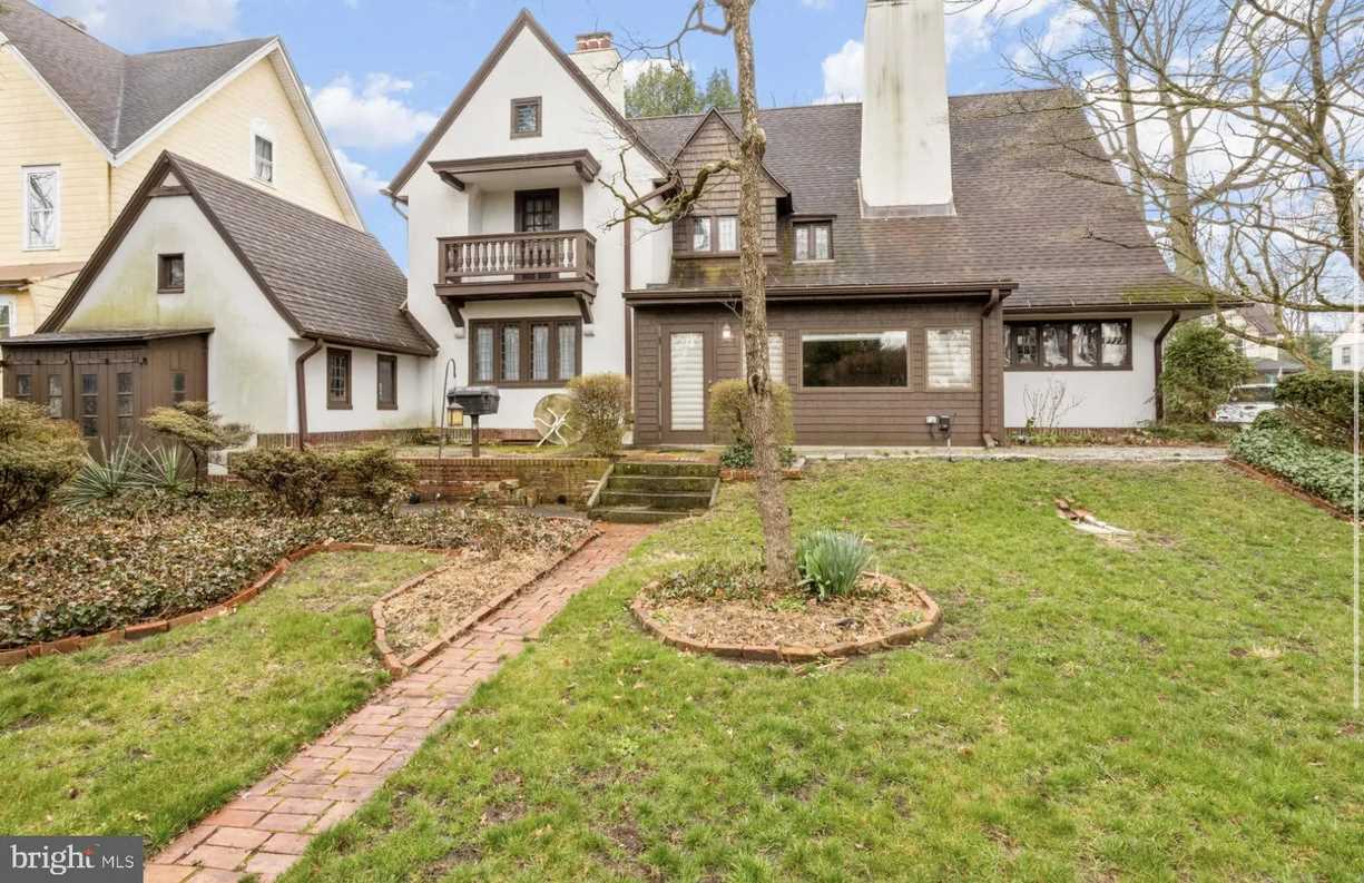 1909 Tudor Revival in Merchantville, NJ - Old House Dreams
