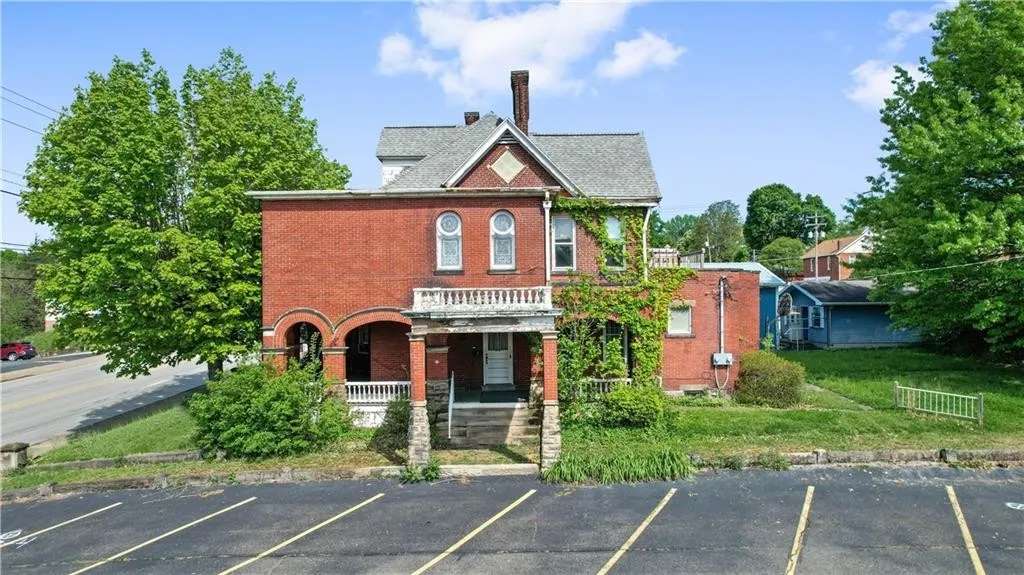 c.1850 in Uniontown, PA - Old House Dreams