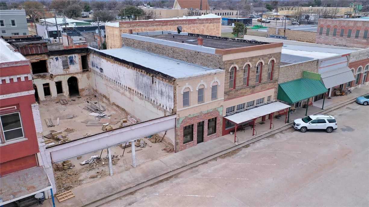 1908 in Henrietta, TX - Old House Dreams