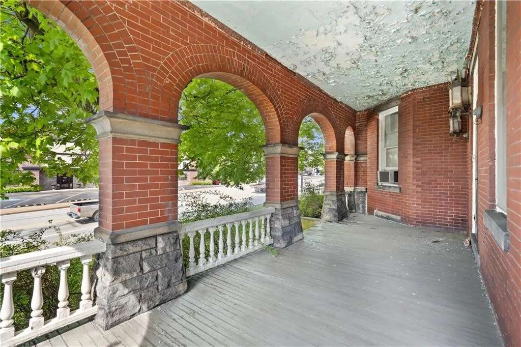 c.1850 in Uniontown, PA - Old House Dreams