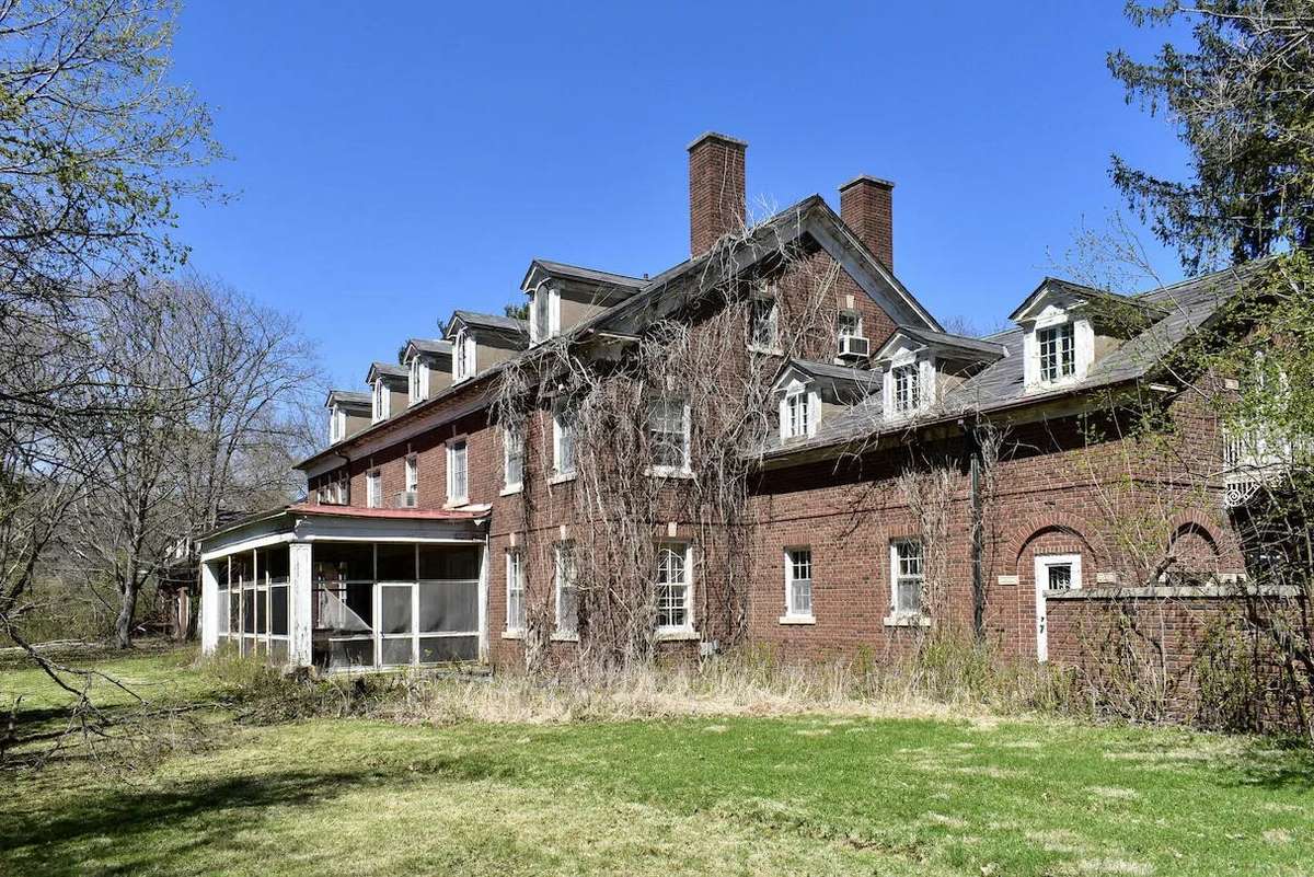 1912 Colonial Revival in Wilton, MN - Old House Dreams