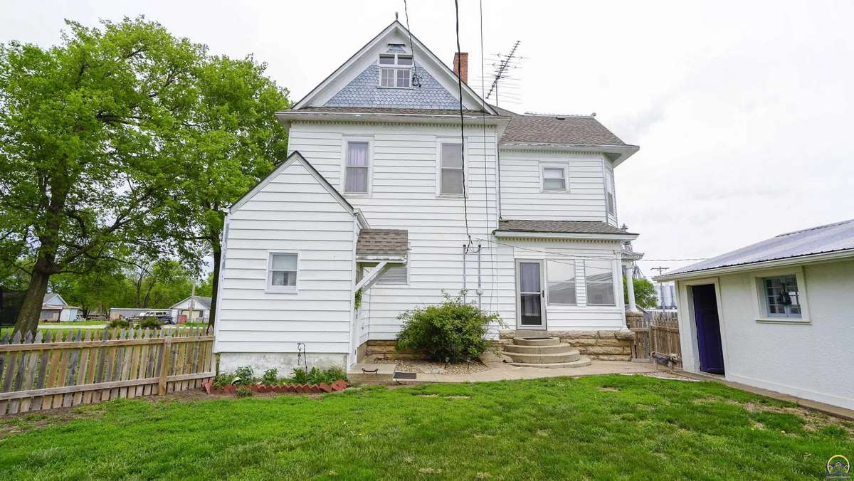 1908 in Fairview, KS - Old House Dreams